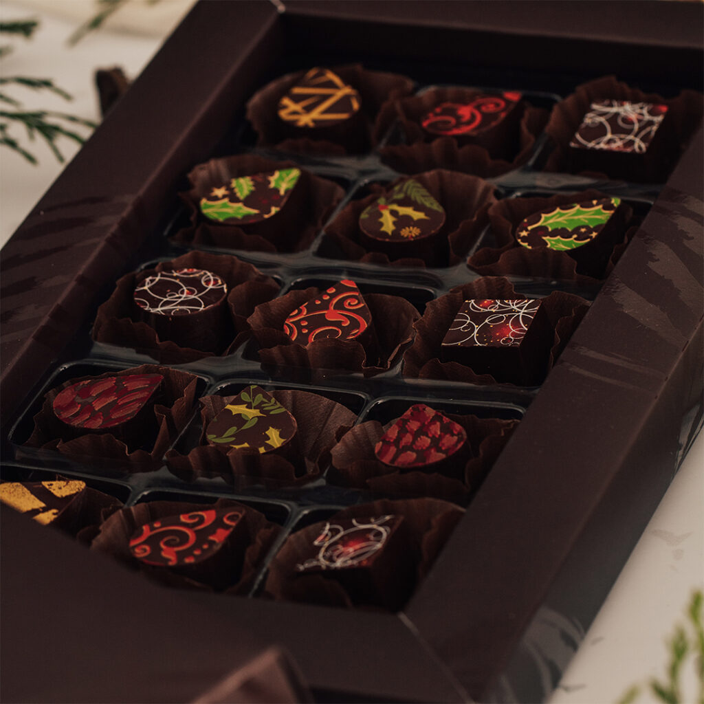 Caja x 15 chocolates Rellenos - Color Cacao