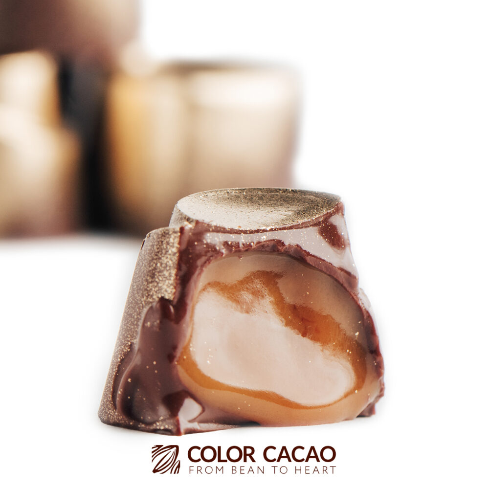 9 chocolates rellenos de caramelo con sal del himalaya - Color Cacao